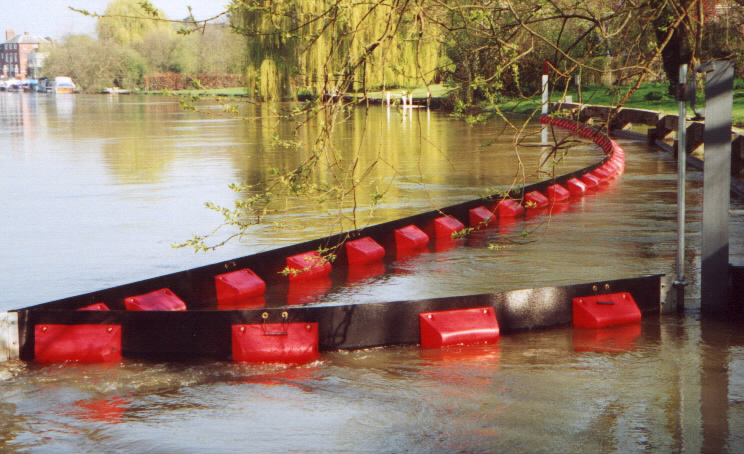 Ro-Fence - Durable Containment Boom | DESMI - Proven technology