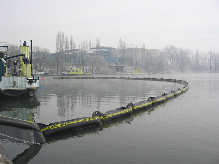 RO-BOOM - Heavy-duty oil containment boom | DESMI - Proven technology